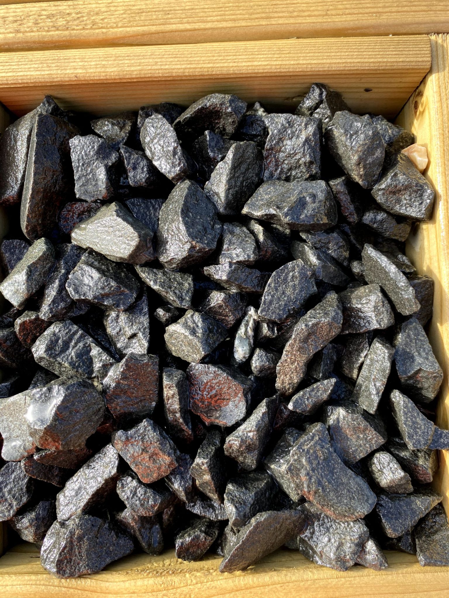 Black Basalt Stone Chippings - Bulk Bag | George Davies Turf