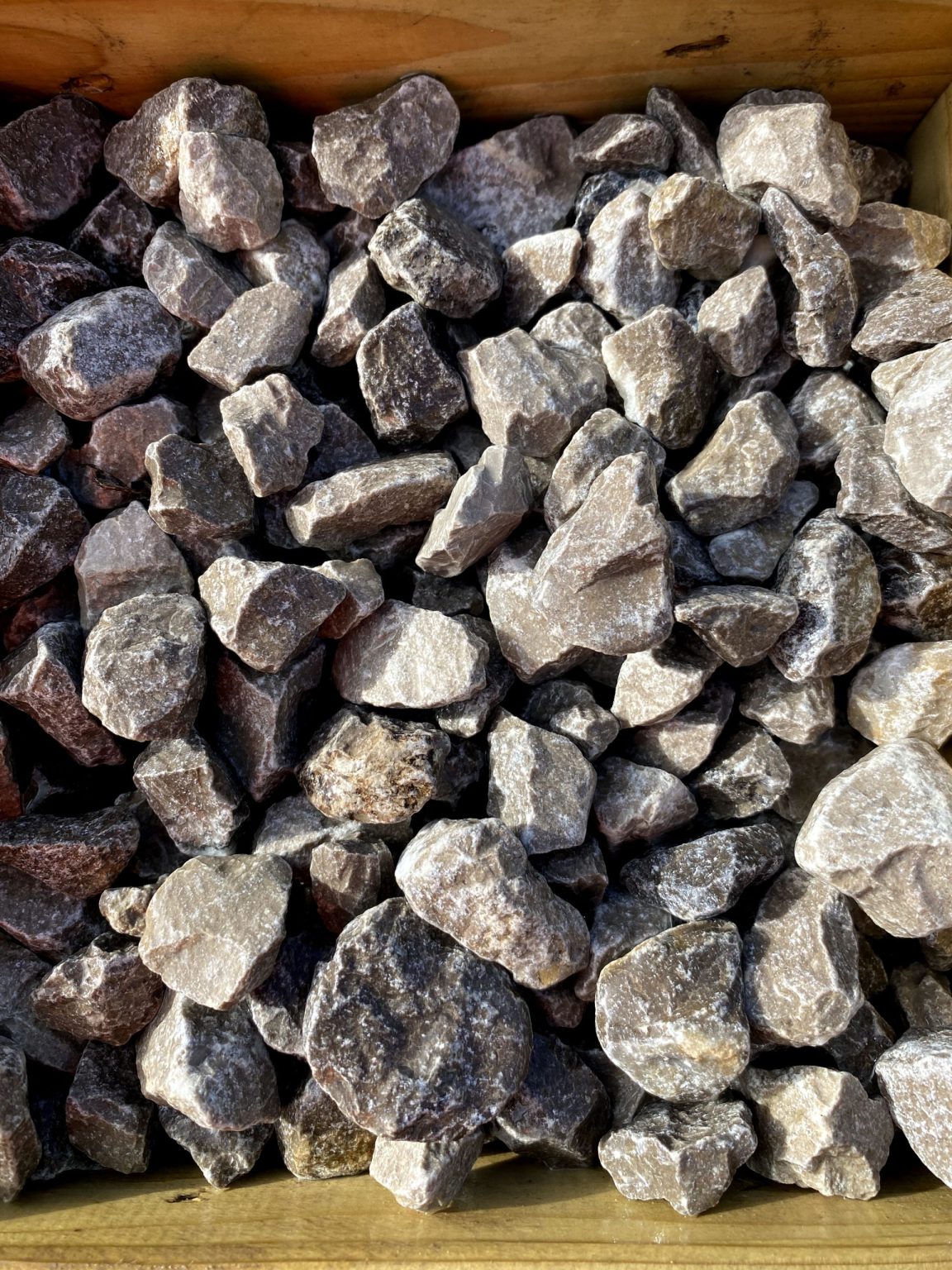 Dove Grey Limestone Chippings 20mm - Bulk Bag | George Davies